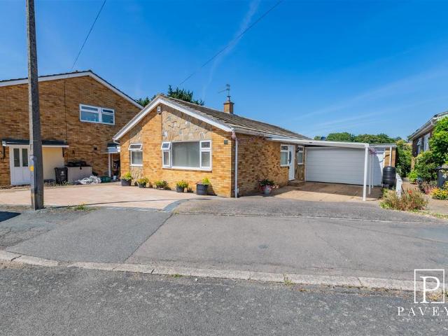 3 bedroom detached bungalow for sale