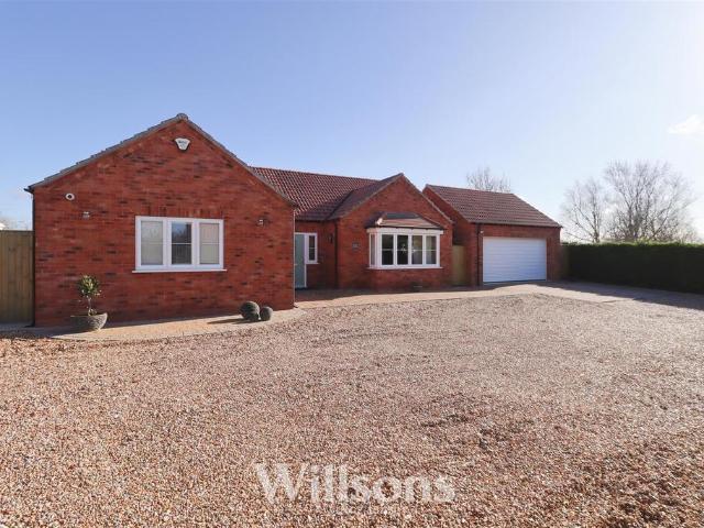 3 bedroom detached bungalow for sale