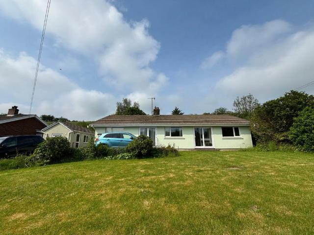 3 bedroom detached bungalow for sale