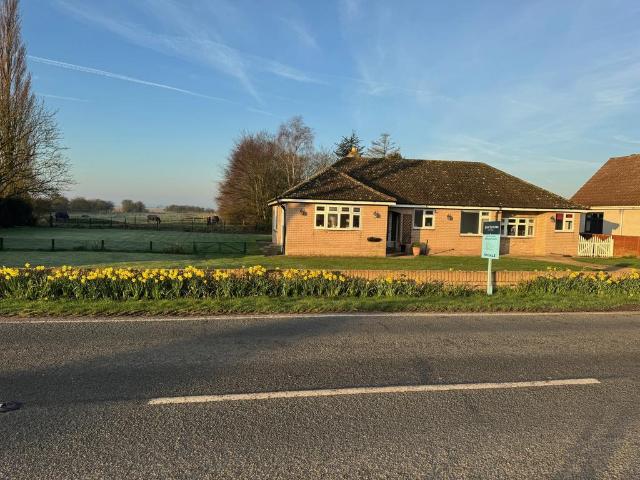 3 bedroom detached bungalow for sale