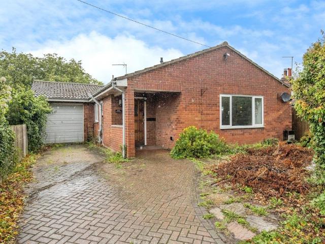 3 bedroom detached bungalow for sale