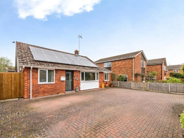 3 bedroom detached bungalow for sale