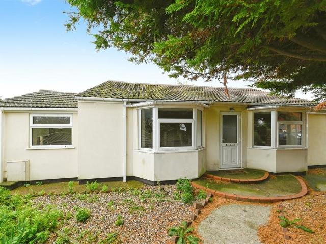 3 bedroom detached bungalow for sale