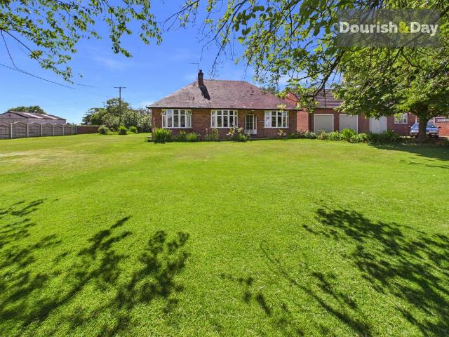 3 bedroom detached bungalow for sale