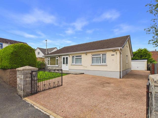 3 bedroom detached bungalow for sale