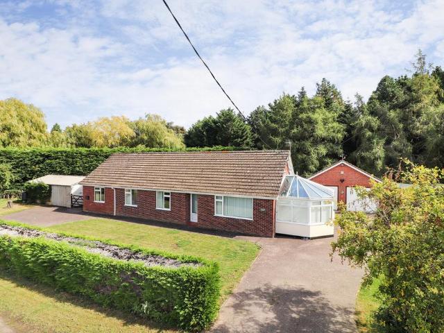 3 bedroom detached bungalow for sale