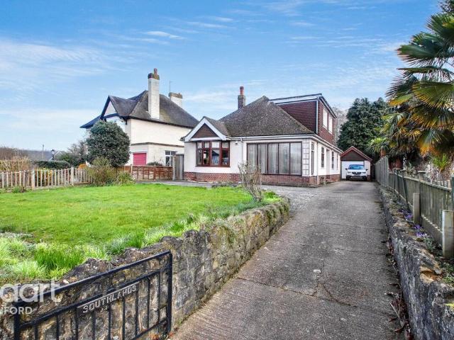 3 bedroom detached bungalow for sale