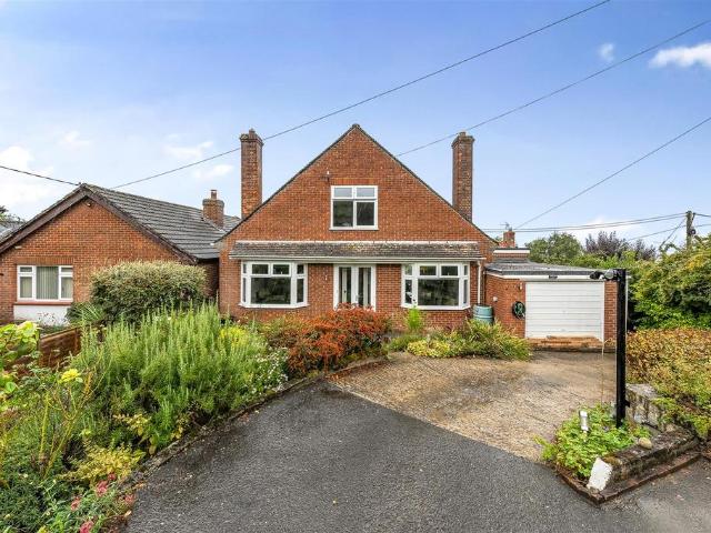 3 bedroom detached bungalow for sale