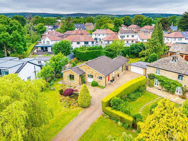 3 bedroom detached bungalow for sale