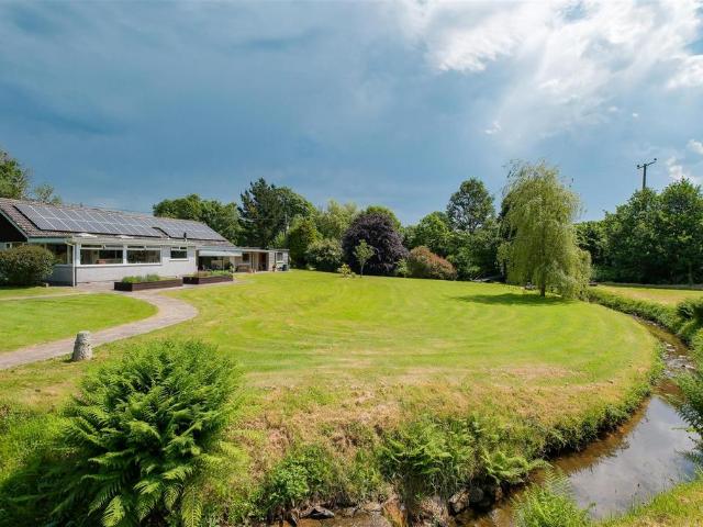 3 bedroom detached bungalow for sale