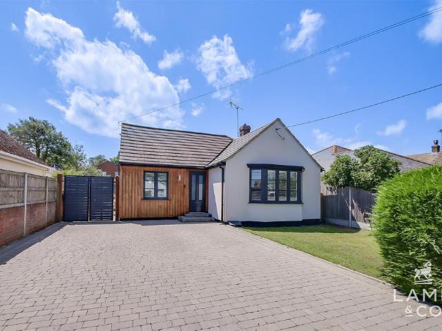 3 bedroom detached bungalow for sale