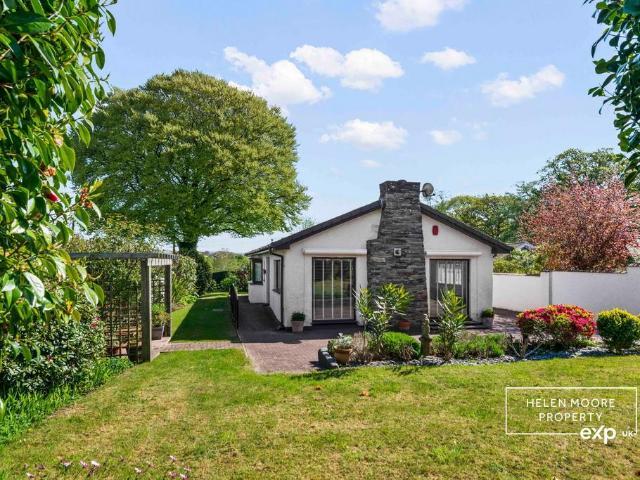 3 bedroom detached bungalow for sale