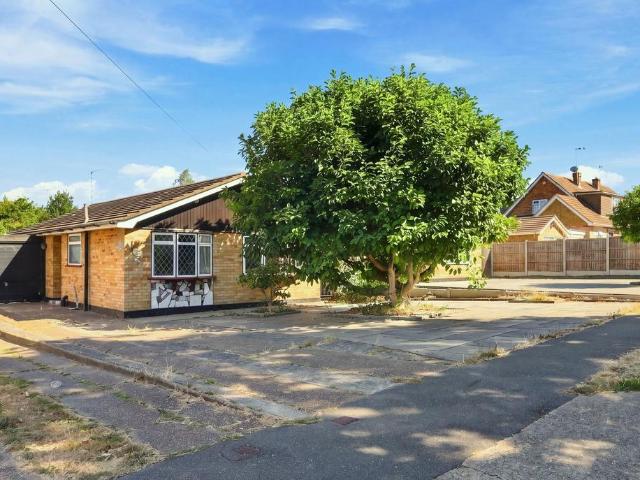 3 bedroom detached bungalow for sale