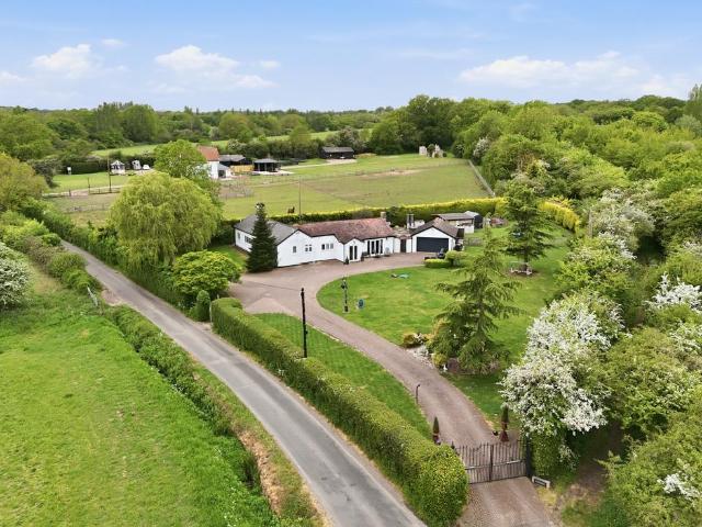 3 bedroom detached bungalow for sale