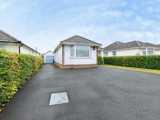 3 bedroom detached bungalow for sale