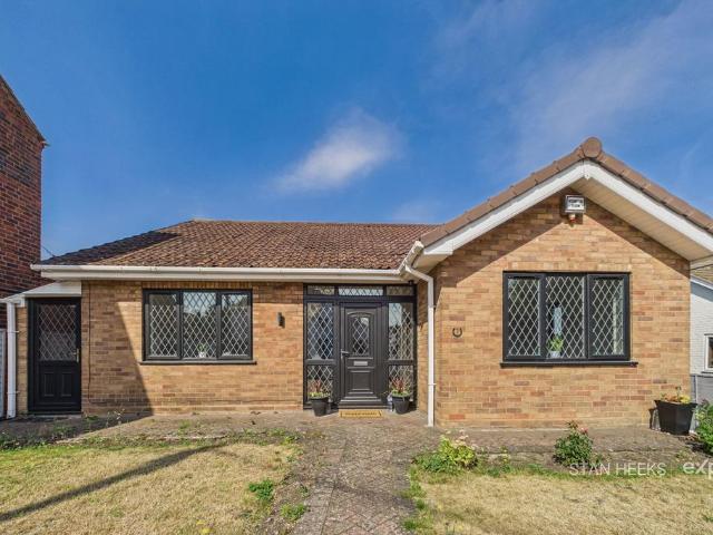 3 bedroom detached bungalow for sale