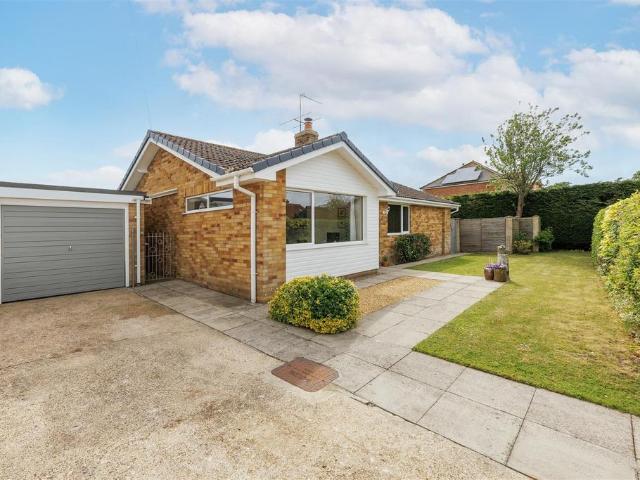 3 bedroom detached bungalow for sale