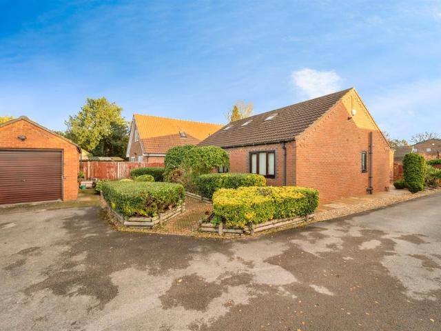 3 bedroom detached bungalow for sale