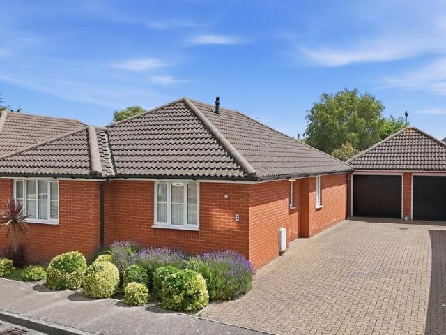 3 bedroom detached bungalow for sale