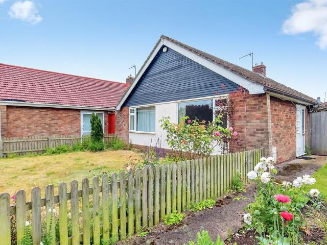 3 bedroom detached bungalow for sale
