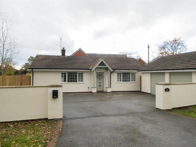 3 bedroom detached bungalow for sale