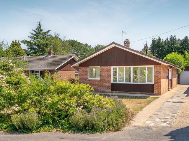 3 bedroom detached bungalow for sale