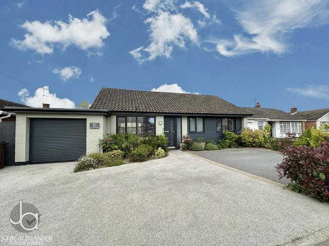 3 bedroom detached bungalow for sale
