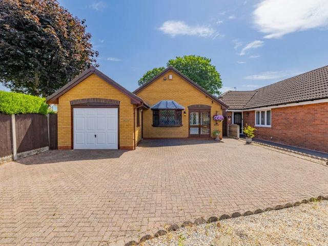 3 bedroom detached bungalow for sale