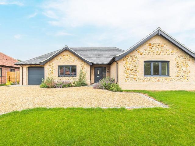 3 bedroom detached bungalow for sale