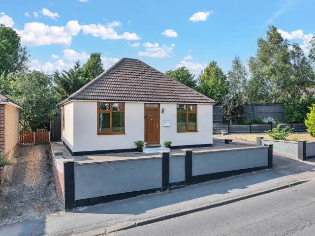 3 bedroom detached bungalow for sale