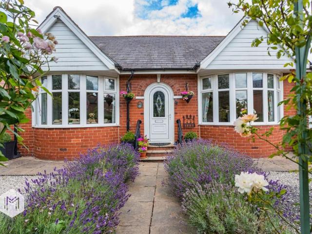 3 bedroom detached bungalow for sale