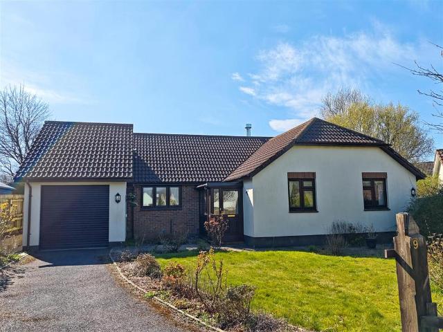 3 bedroom detached bungalow for sale