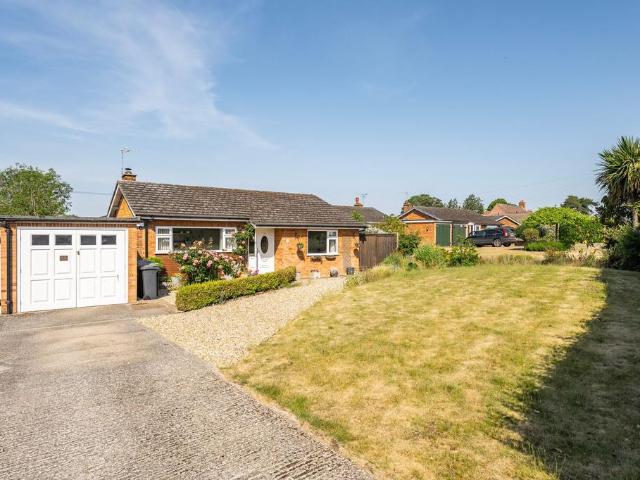3 bedroom detached bungalow for sale
