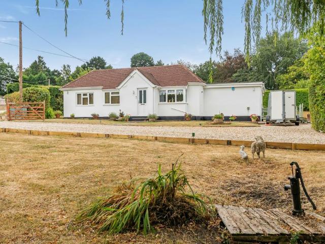 3 bedroom detached bungalow for sale