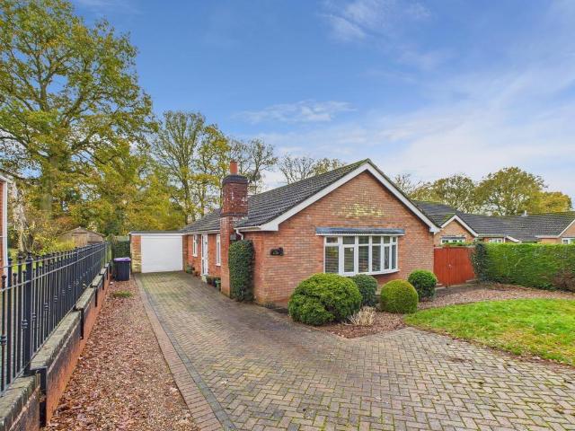 3 bedroom detached bungalow for sale