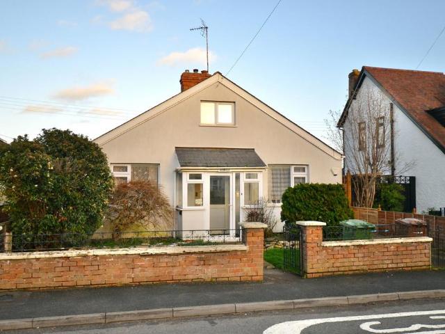 3 bedroom detached bungalow for sale
