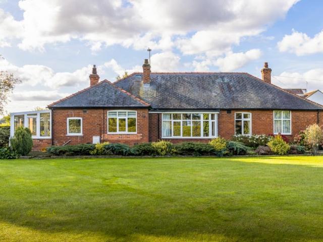 3 bedroom detached bungalow for sale