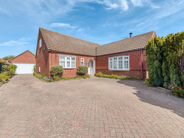 3 bedroom detached bungalow for sale