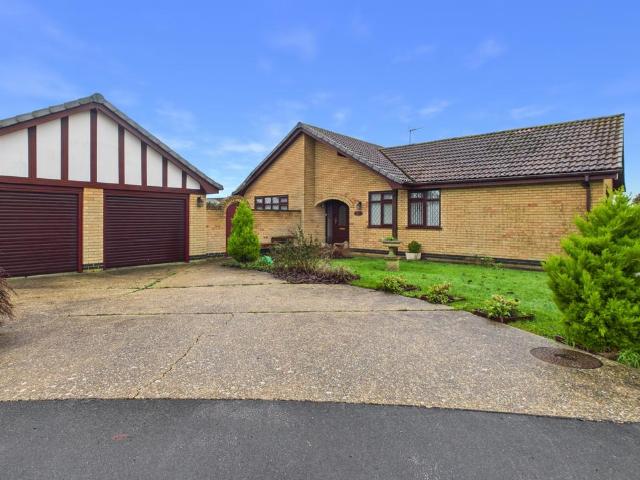 3 bedroom detached bungalow for sale