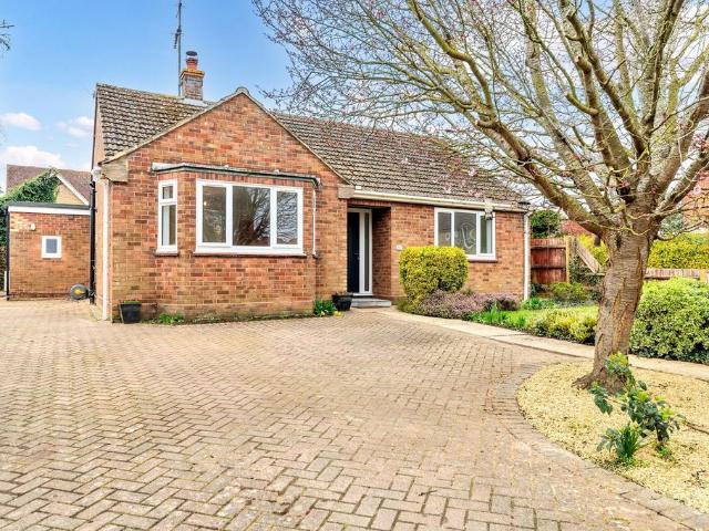 3 bedroom detached bungalow for sale