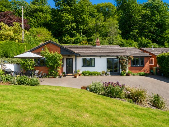 3 bedroom detached bungalow for sale