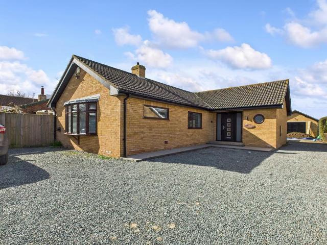 3 bedroom detached bungalow for sale