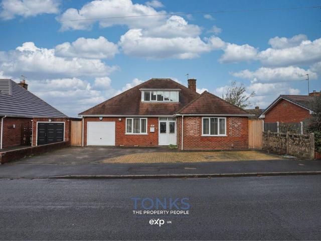 3 bedroom detached bungalow for sale