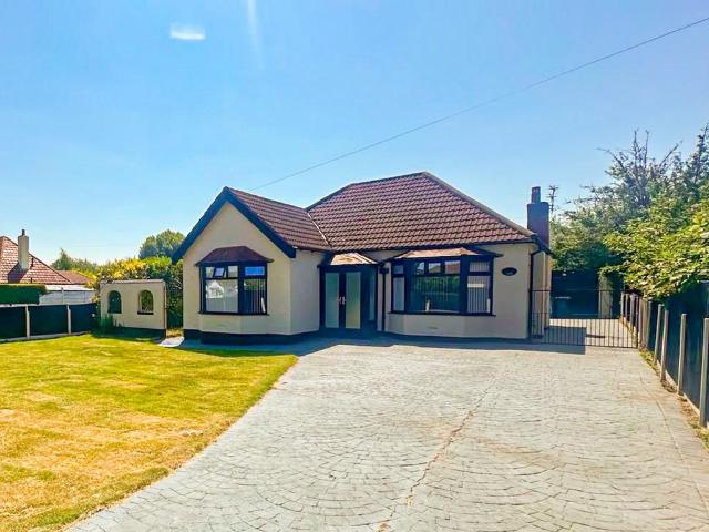 3 bedroom detached bungalow for sale