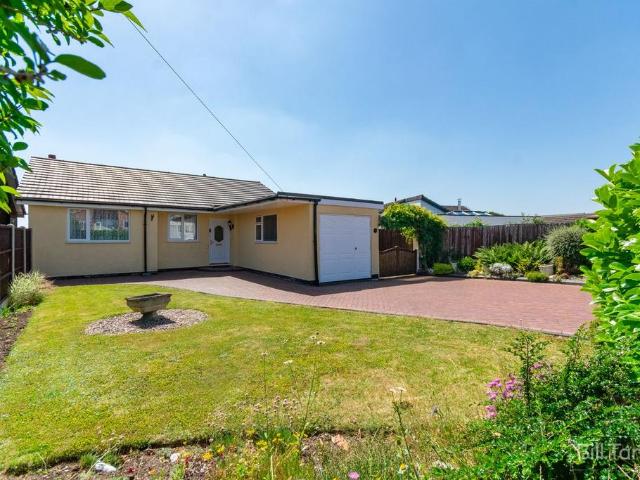 3 bedroom detached bungalow for sale