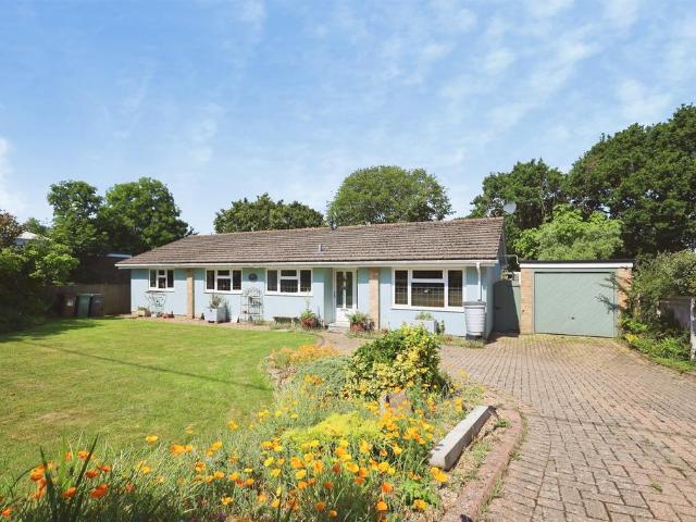 3 bedroom detached bungalow for sale