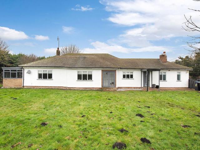 3 bedroom detached bungalow for sale