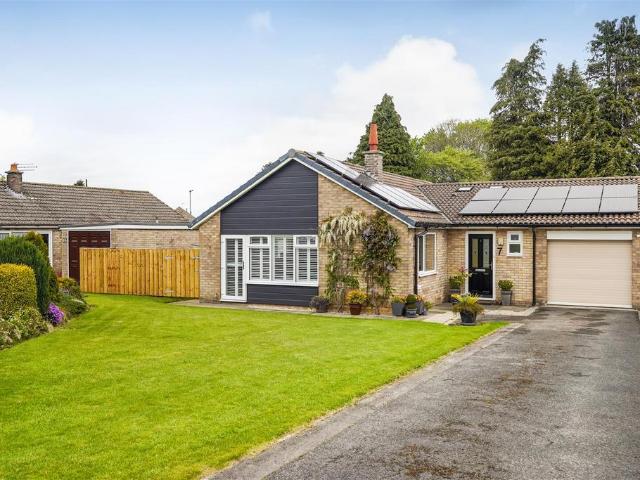 3 bedroom detached bungalow for sale