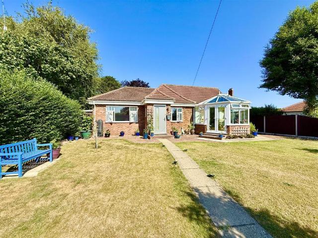 3 bedroom detached bungalow for sale