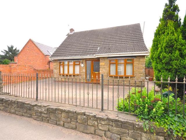 3 bedroom detached bungalow for sale